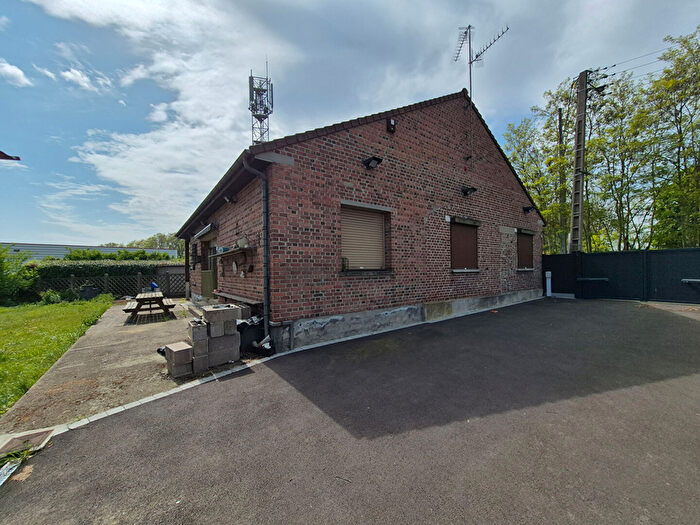 Lens, Nord Est : Maison 7 pièces à vendre