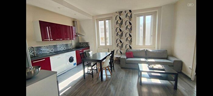 Appartement à louer - Jacquard, Saint-Étienne - 5 pièces - 4 chambres