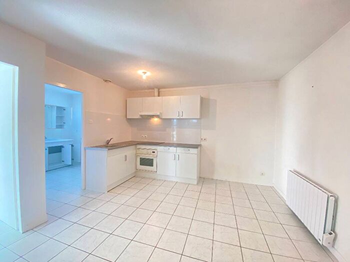 Appartement à louer - Centre Ville, Mont-de-Marsan - 2 pièces - 1 chambre