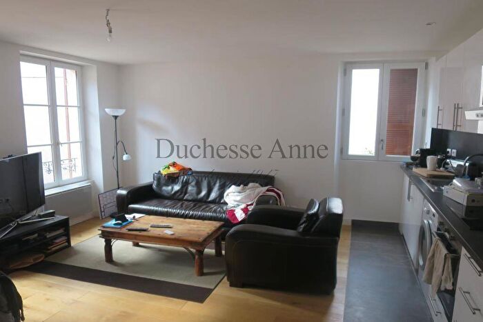 Appartement à louer - Montfort-lAmaury - 2 pièces - 2 chambres