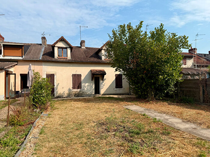 Vierzon, Rural : Maison 5 pièces à vendre