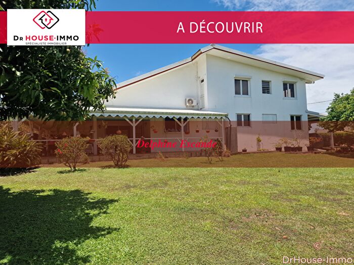 Maison à vendre - Le Lamentin - 11 pièces - 5 chambres