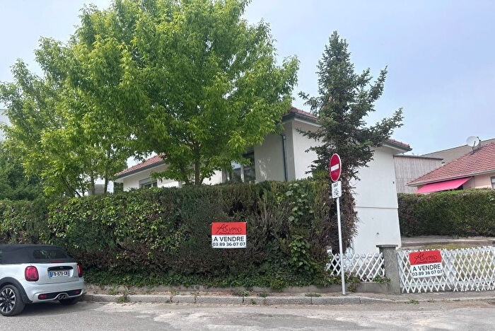 Maison à vendre - Riedisheim, Centre-ville - 4 pièces - 3 chambres