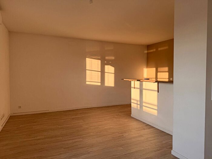 Appartement à louer - Sud, Arpajon - 3 pièces - 2 chambres