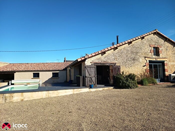 Maison à vendre - Saint-Étienne-de-Brillouet - 5 pièces - 4 chambres