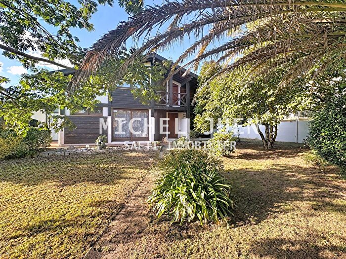 Maison à vendre - Saint-Vincent-de-Tyrosse - 5 pièces - 4 chambres