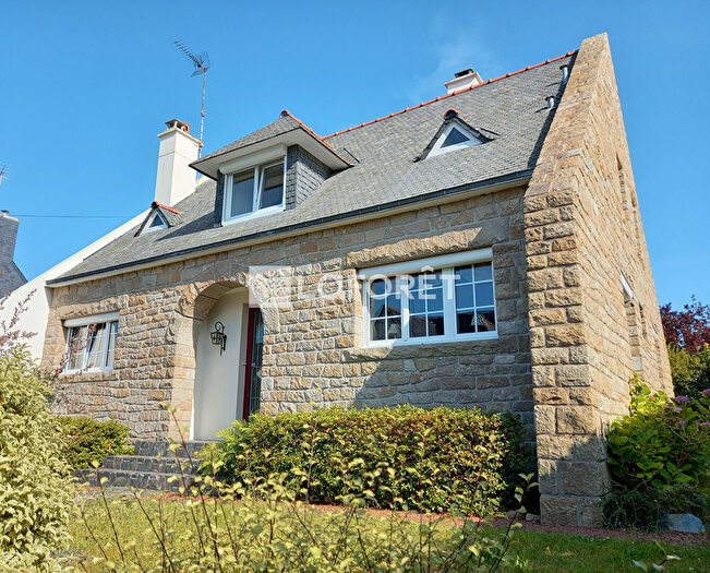Maison à vendre - Ploumagoar - 6 pièces - 4 chambres