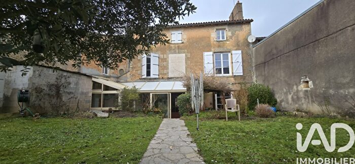 Maison à vendre - Couhé - 8 pièces - 6 chambres