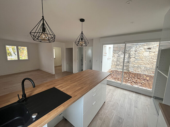 Maisons à vendre et appartements à louer - 1