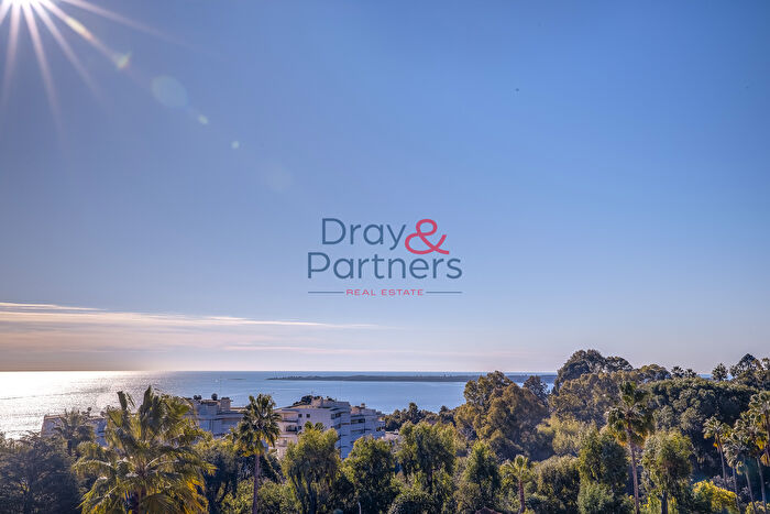 Appartement à vendre - Vallauris, Puadon, Plateau de Bernis, Super Cannes, Le Maure - 5 pièces - 3 chambres