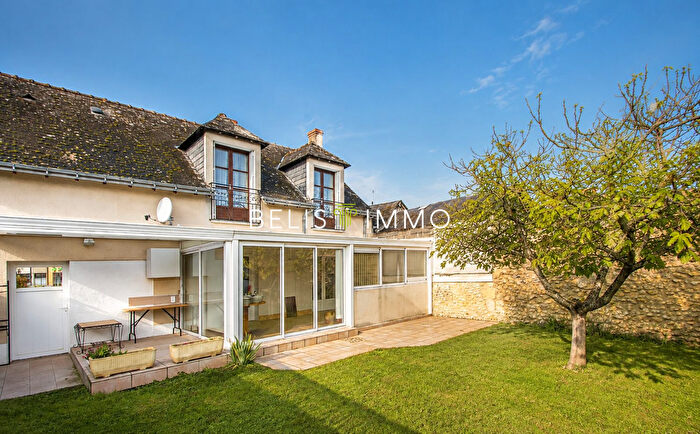 Vernou-sur-Brenne : Maison 11 pièces à vendre