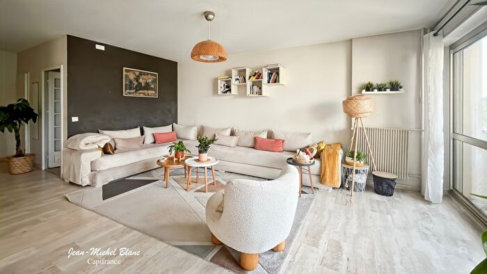 Écully, Les Serres, Vivier : Appartement 4 pièces à vendre