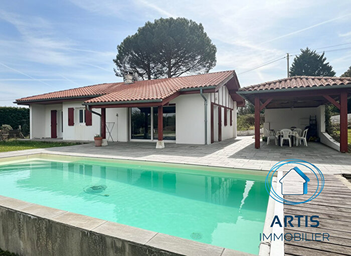 Maison à vendre - Saint-Pée-sur-Nivelle - 4 pièces - 3 chambres