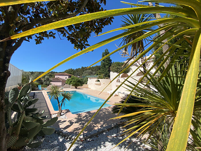 Maisons à vendre et appartements à louer - 1