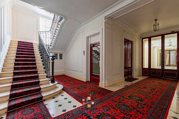 Appartement à louer - Gros Caillou, Paris ème arrondissement - 4 pièces - 2 chambres