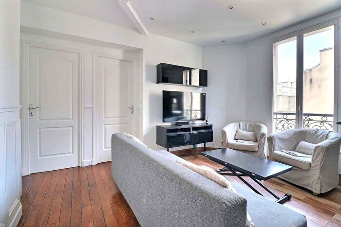 Appartement à louer - La Chapelle-Marx Dormoy, Paris ème arrondissement - 2 pièces - 2 chambres