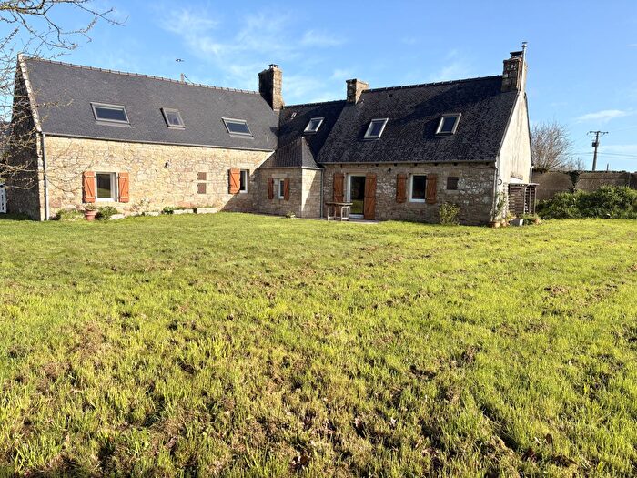 Maison à vendre - Trélévern - 6 pièces - 4 chambres