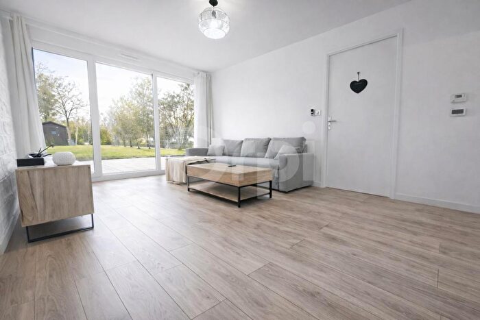 Appartement à vendre - Chennevières-sur-Marne, Les Bordes - 2 pièces - 1 chambre