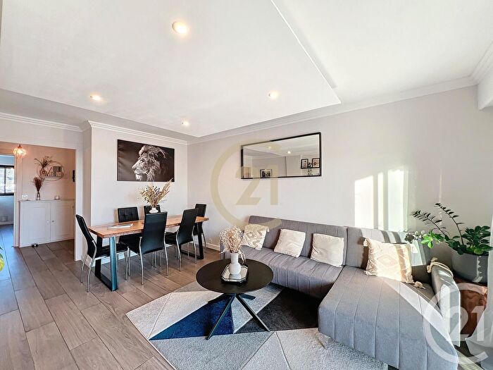 Appartement 3 pièces à Cannes, Suquet, à louer