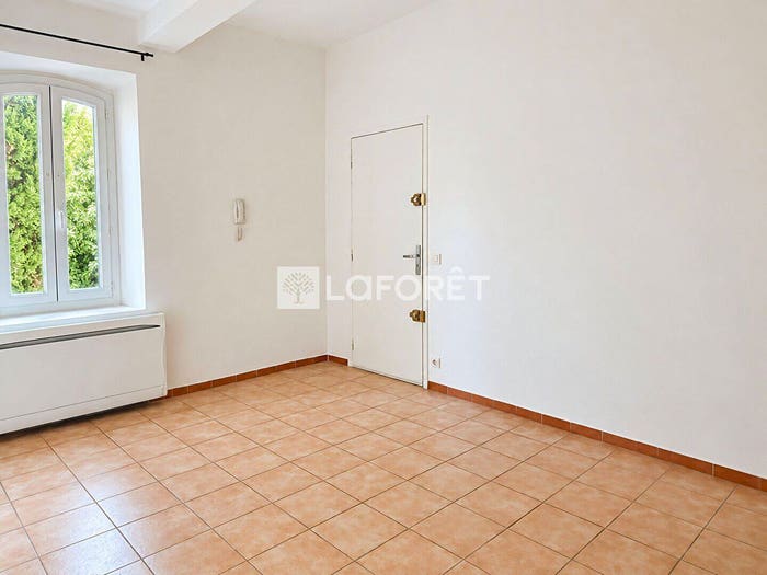 Appartement 2 pièces à Zone Urbaine, Lambesc, à louer