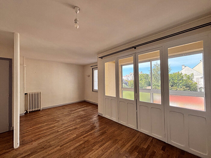Quartiers Sud-Ouest, Sainte-Thérèse : Appartement 3 pièces à louer
