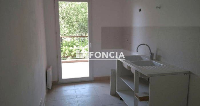 Ecarts, Roquebrune-sur-Argens : Appartement 4 pièces à louer