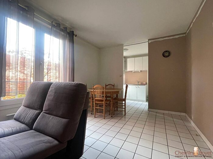 Appartement à louer - Oiselet la Grive, Bourgoin-Jallieu - 1 pièce