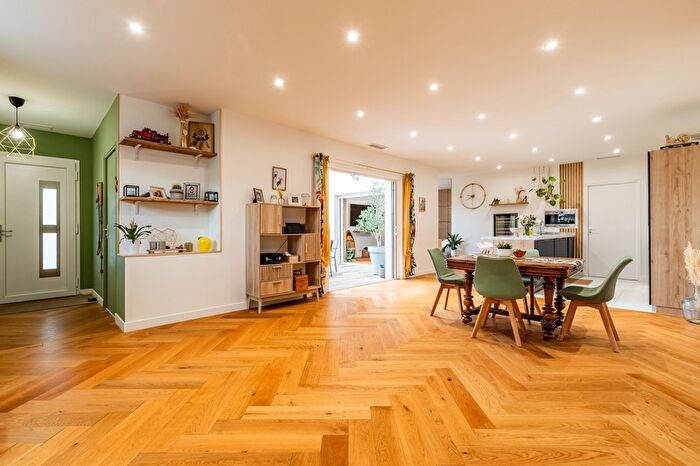 Maison 5 pièces à Saint-Sulpice-et-Cameyrac, à vendre