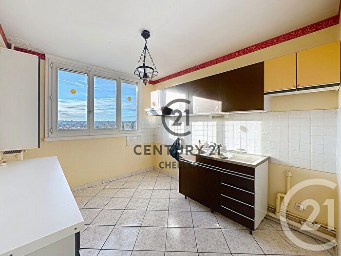 Chelles, Noue-Brossard, Perichelles, Bel Air, Clos Roger : Appartement 4 pièces à vendre