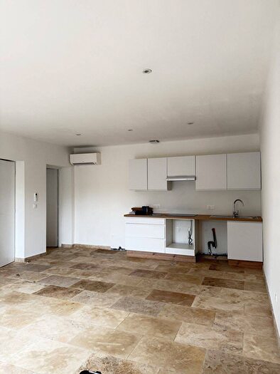 Appartement à louer - Salon-de-Provence - 3 pièces - 2 chambres