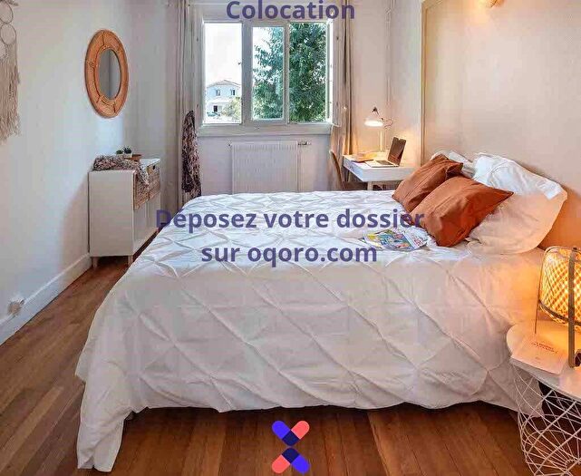 Appartement à louer - Le Bachut, Lyon ème arrondissement - 6 pièces - 5 chambres