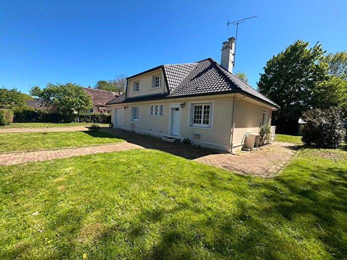 Maison 5 pièces à louer à Auneau-Bleury-Saint-Symphorien