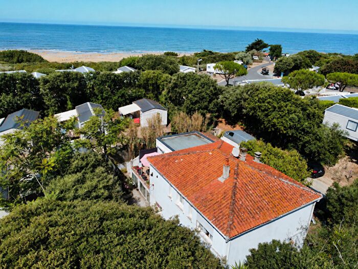 Maison 4 pièces à Saint-Georges-d'Oléron, Domino, Chaucre, Epinouses, Grand Cluseau, Coquettes, à vendre