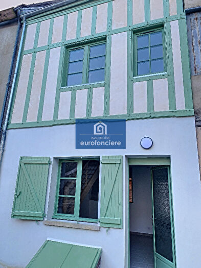 Maison à louer - Ervy-le-Châtel - 2 pièces - 1 chambre