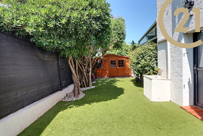 Appartement à vendre - Puget-sur-Argens - 3 pièces - 2 chambres