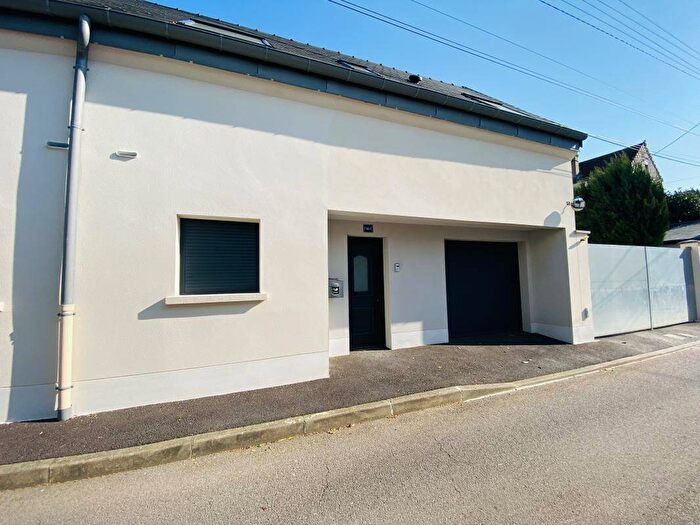 Maison à louer - Centre-Entre Deux Gares, Mantes-la-Ville - 3 pièces - 2 chambres