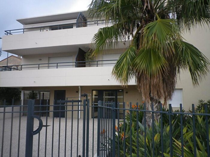 Appartement à louer - La Ciotat, Centre-ville - 3 pièces - 2 chambres