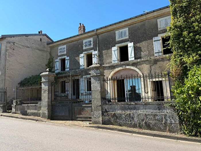 Châtillon-sur-Saône - Maison 7 pièces à vendre