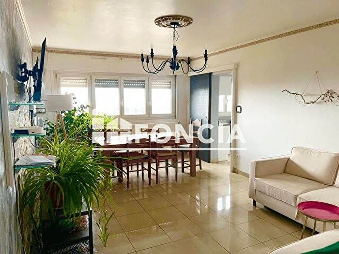 Appartement à louer - Parc de Loisirs-Cassiopée, Vand uvre-lès-Nancy - 5 pièces - 4 chambres