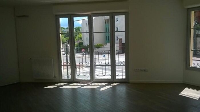 Saint-Cyr-l'École, Hôtel de ville - Appartement 1 pièce à louer