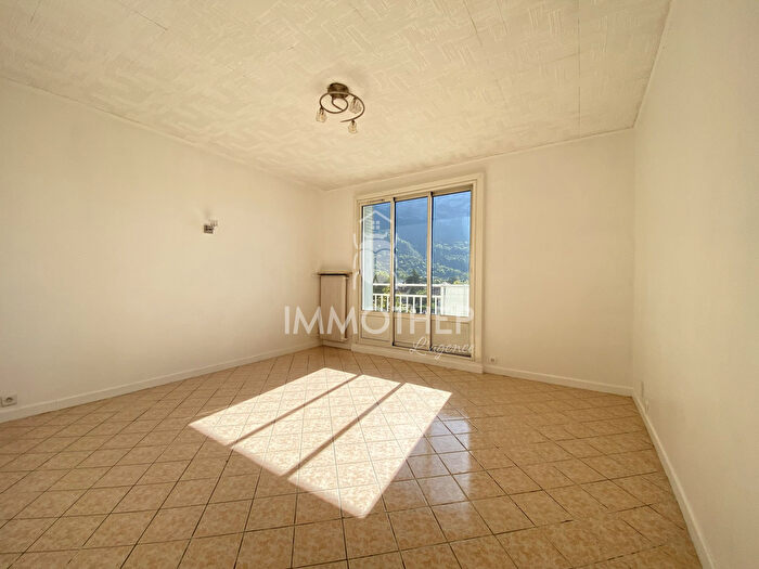Saint-Égrève, La Monta : Appartement 3 pièces à louer