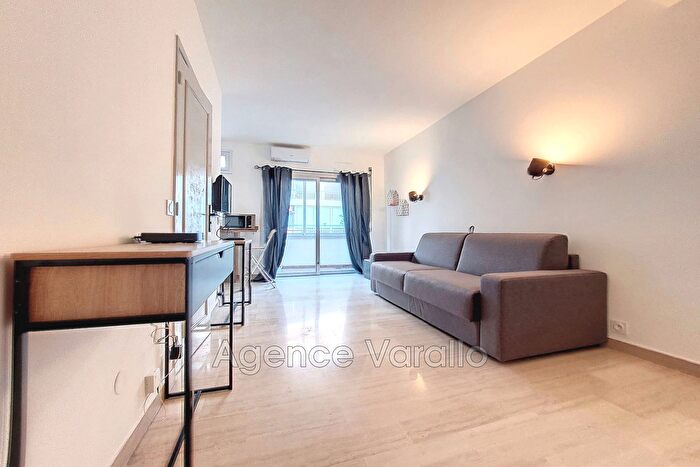 Appartement 1 pièce à louer à Antibes, Coeur de ville