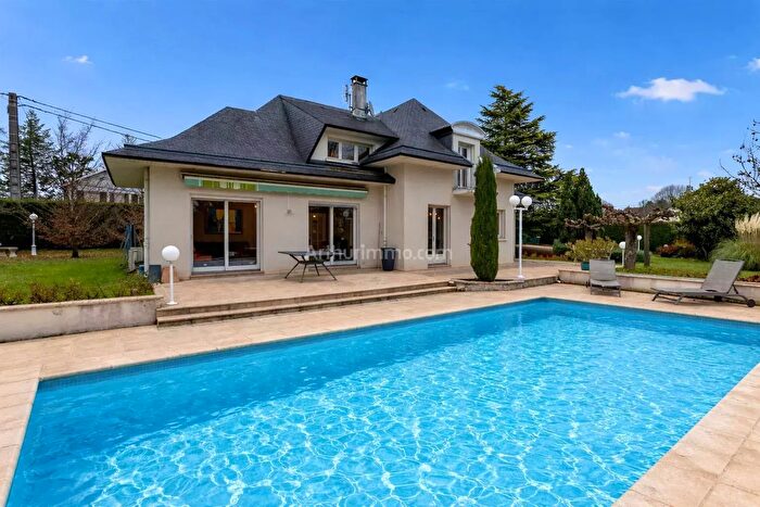 Maison à vendre - Saint-Clair-de-la-Tour - 6 pièces - 4 chambres