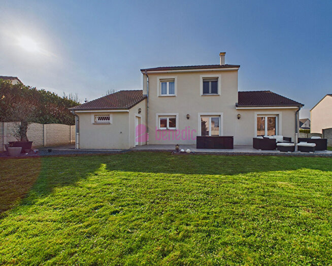 Maison à vendre - Yutz, Université, Cormontaigne, Zone des Carolingiens - 7 pièces - 4 chambres