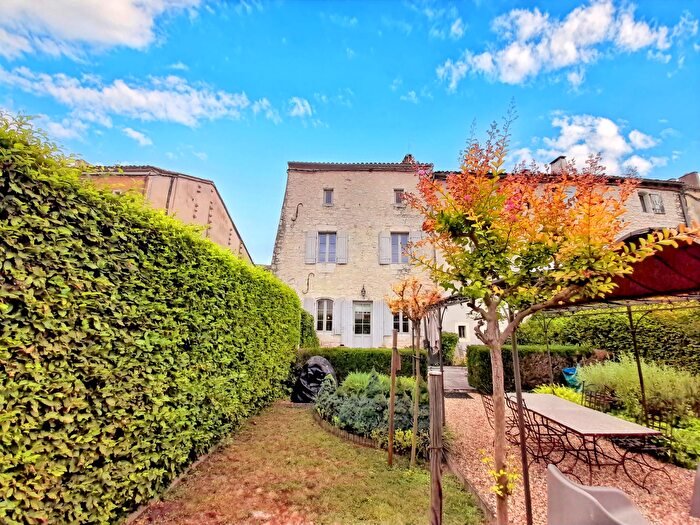 Maison à vendre - Issigeac - 8 pièces - 4 chambres