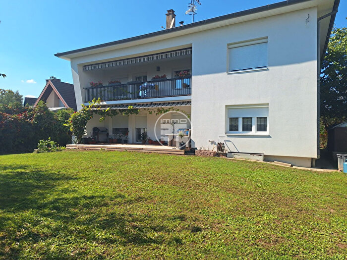 Maison à vendre - Saint-Louis - 10 pièces - 6 chambres