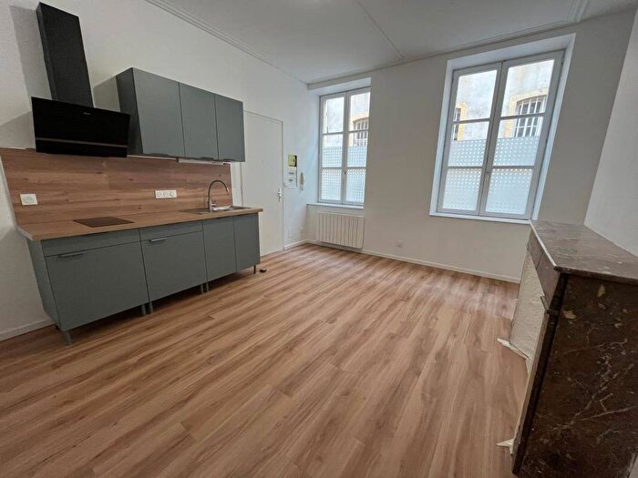 Appartement à louer - Centre-Ancienne Ville, Metz - 1 pièce