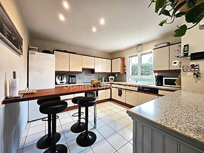 Maison à vendre - Mions - 5 pièces - 3 chambres