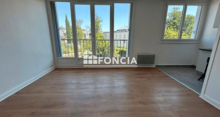 Appartement 1 pièce à Le Plessis-Trévise, à louer