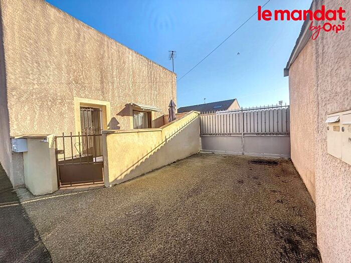 Maison à vendre - Les Mureaux, Nouvelle France - 8 pièces - 5 chambres